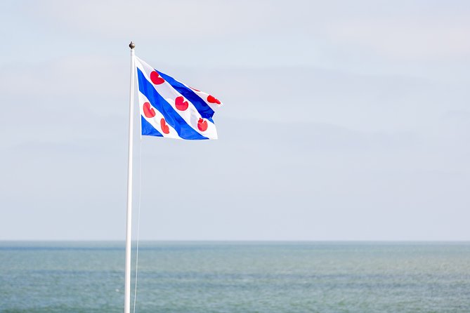 Giethoorn and Enclosing Dike Day Trip From Amsterdam With Boat Tour